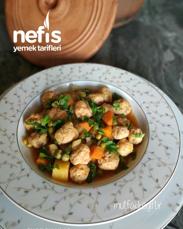 Güveçte Hindi (Tavuk) Köfteli Bezelye - Nefis Yemek Tarifleri