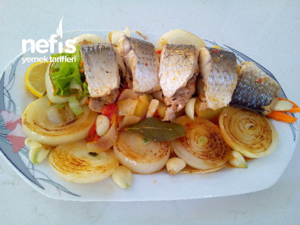 Karamelize Soğan Eşliğinde Tavada Mezgit - Nefis Yemek Tarifleri