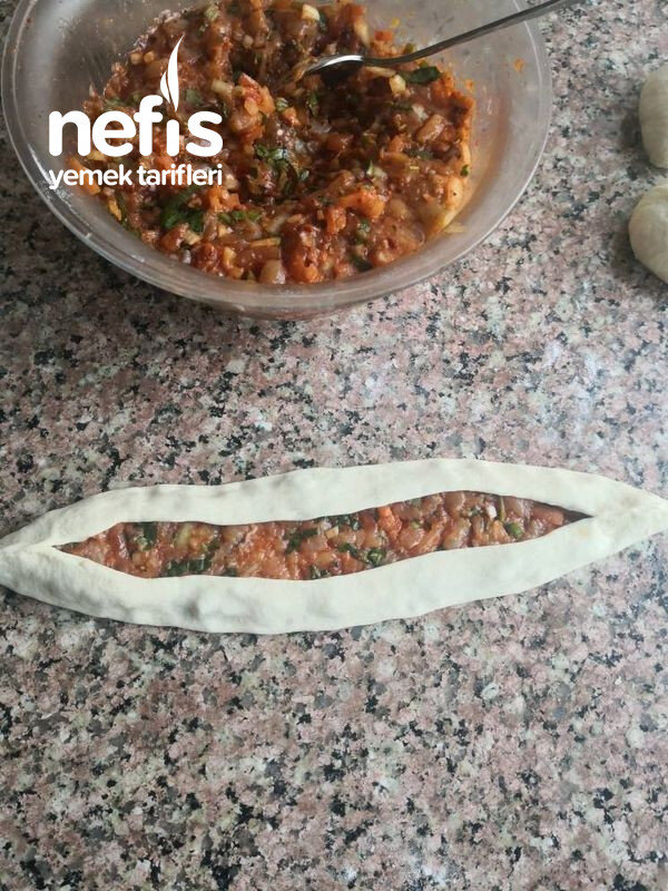 Tavuklu Pide - Nefis Yemek Tarifleri - #9994423