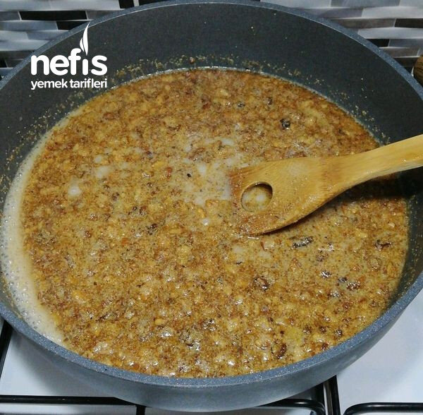 Macun Kıvamında Cevizli Portakallı İrmik Helvası - Nefis Yemek Tarifleri