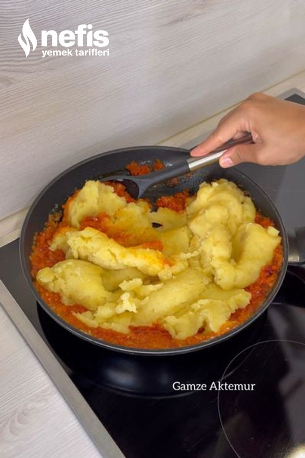 Soğanlı Salçalı Patates Püresi - Nefis Yemek Tarifleri - #10593814