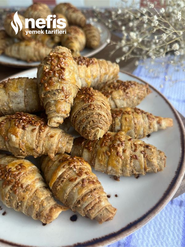 10 Dakikada Çıtır Çıtır Haşhaşlı Börek - Nefis Yemek Tarifleri