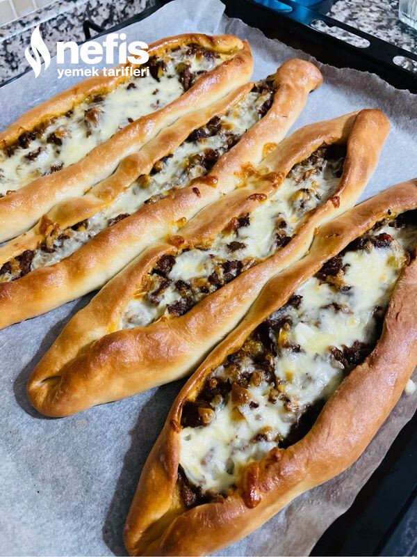 Kavurmalı Pide - Nefis Yemek Tarifleri - #10833315