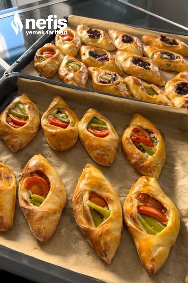 Beyaz Peynirli Sebzeli Pideler - Nefis Yemek Tarifleri