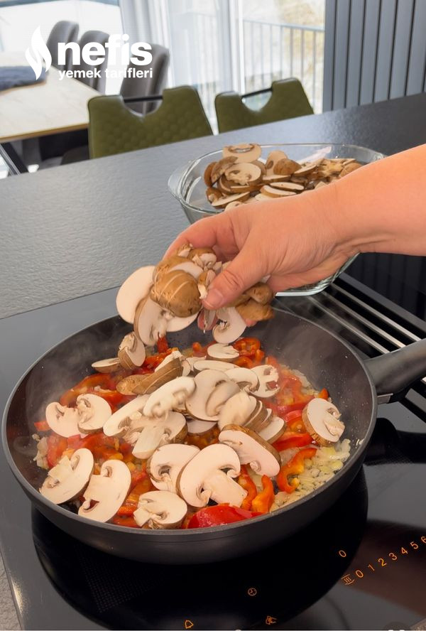 Fırında Kremalı Biber Ve Mantarlı Tavuk İncik - Nefis Yemek Tarifleri