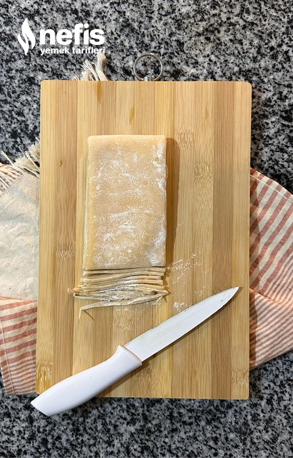 Lapsha Tavuklu Erişteli Rus Çorbası - Nefis Yemek Tarifleri