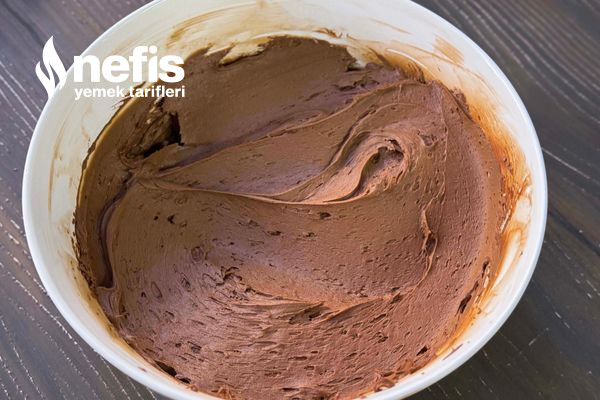 Çikolatalı Yeni Yıl Pastası (Kütük Pasta) - Nefis Yemek Tarifleri