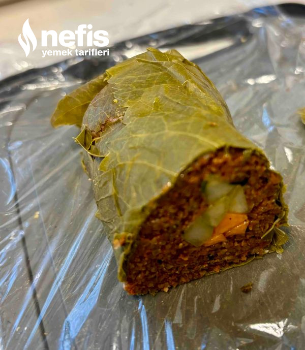 Çiğ Köfte Roll – Yaprak Sarma Çiğ Köfte Rulo - Nefis Yemek Tarifleri