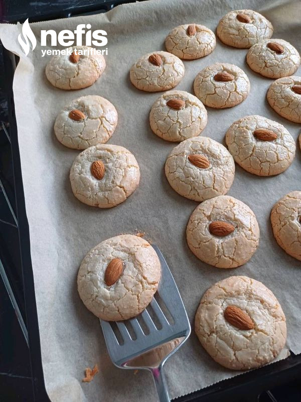 Dışı Çıtır,İçi Nemli Hakiki Acıbadem Kurabiyesi - Nefis Yemek Tarifleri