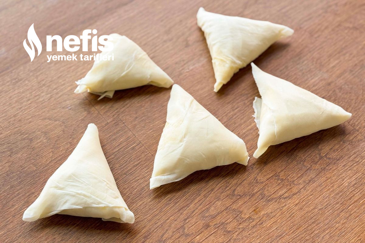 Orijinal Laz Böreği (Muska Şeklinde) - Nefis Yemek Tarifleri