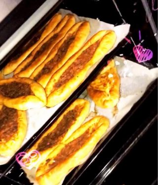 Kıymalı Pide (Hamuru Süper Ötesi) - Nefis Yemek Tarifleri