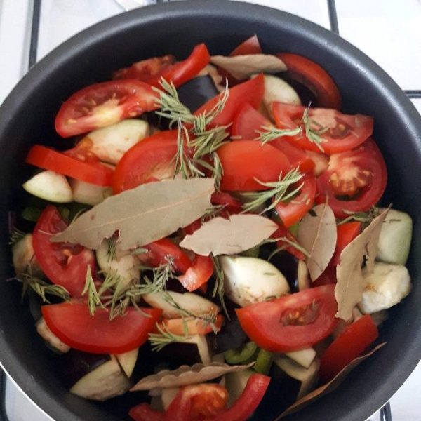 Pratik Tavuklu Türlü Tarifi (Videolu) - Nefis Yemek Tarifleri