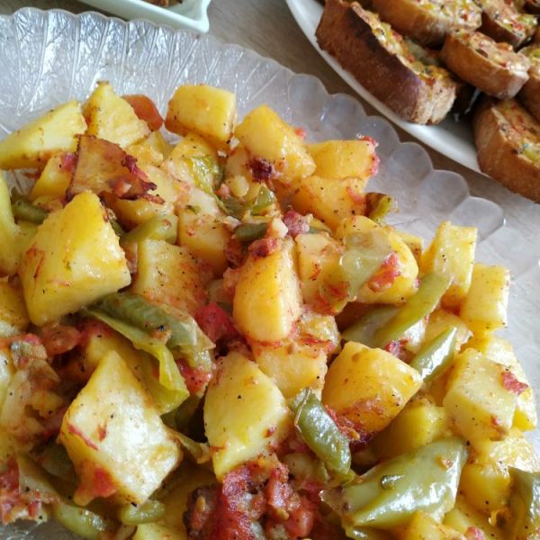 Domates Soslu Tava Patates - Nefis Yemek Tarifleri