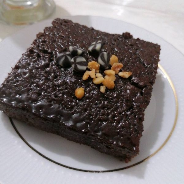 Bol Soslu Islak Kek (videolu) - Nefis Yemek Tarifleri