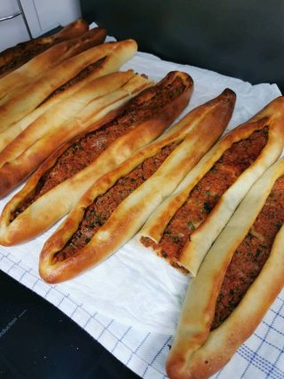 Evde Kıymalı Pide Tarifi (Videolu- Aşama Aşama Fotoğraflı) - Nefis ...