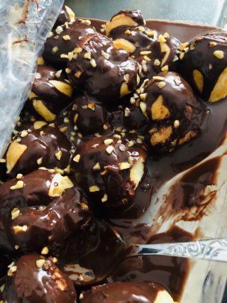 Profiterol Tarifi (videolu) - Nefis Yemek Tarifleri