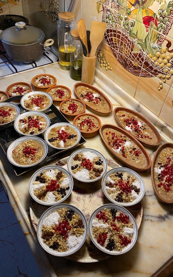 Aşure Tarifi (Videolu) - Nefis Yemek Tarifleri