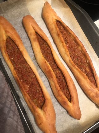 Evde Kıymalı Pide Tarifi (Videolu- Aşama Aşama Fotoğraflı) - Nefis ...