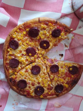 Kolay Pizza Hamuru (videolu) - Nefis Yemek Tarifleri